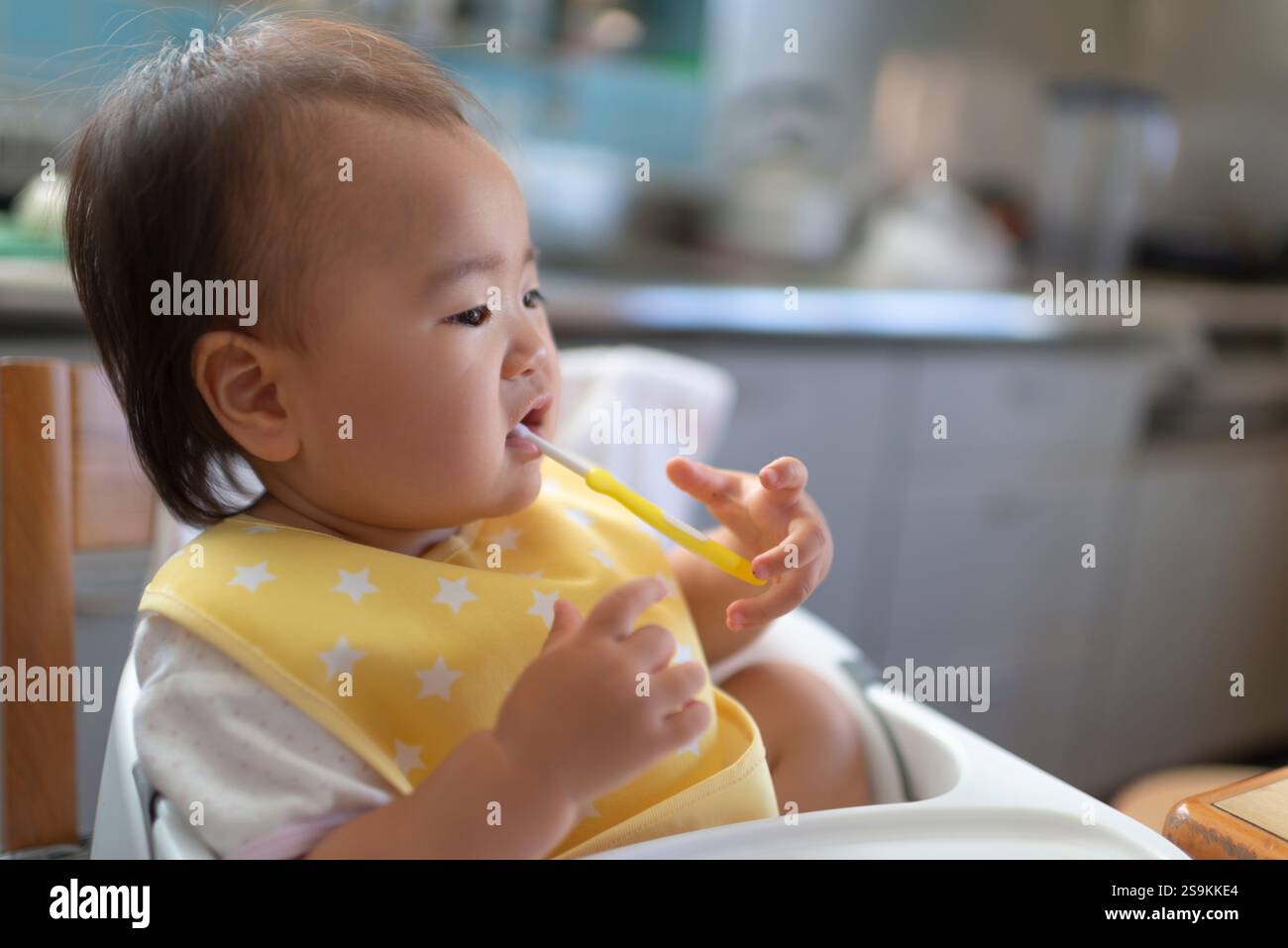 Child brushing teeth Stock Photo - Alamy