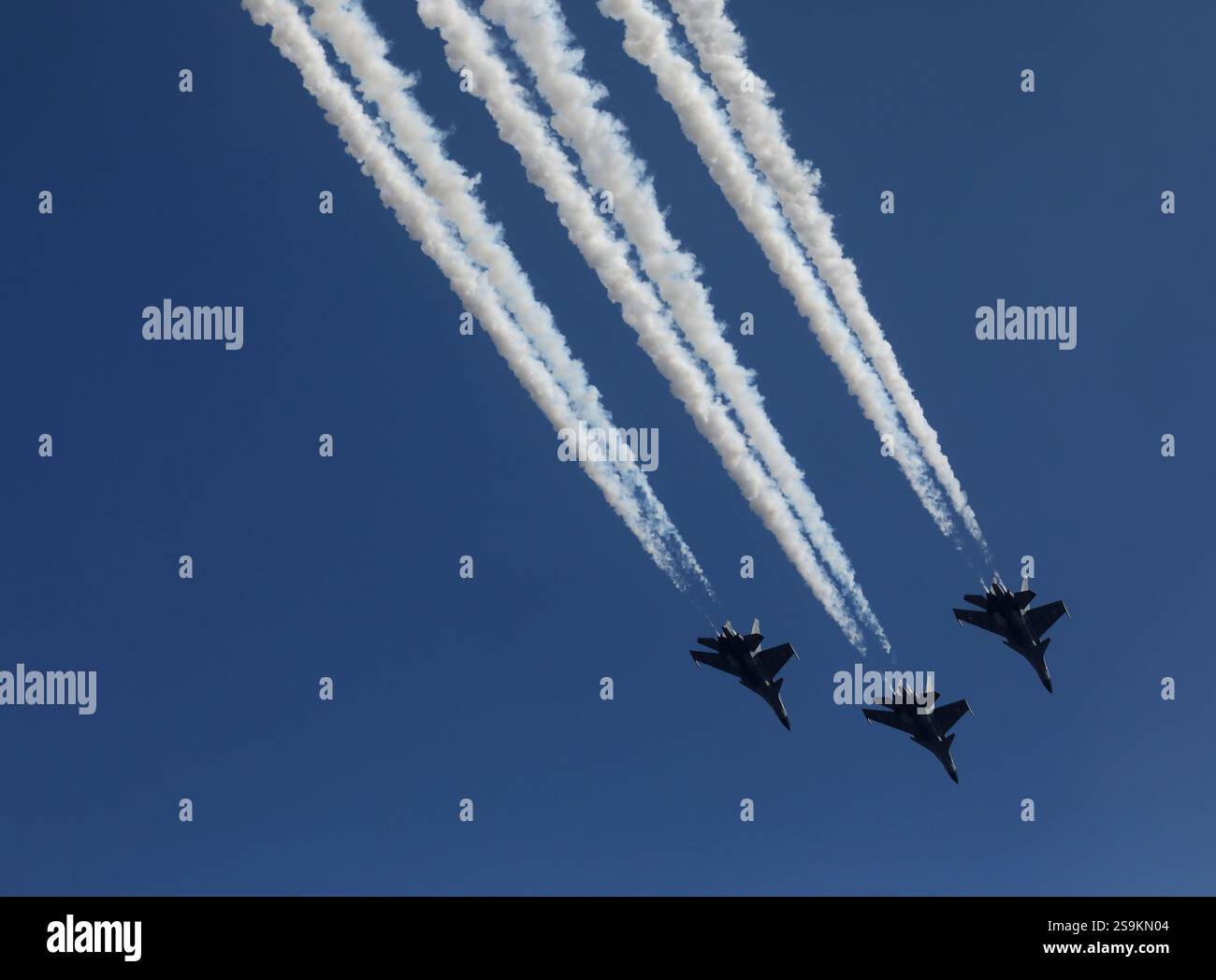 New Delhi, India. 26th Jan, 2025. Indian Air Force three SU-30 fighter ...