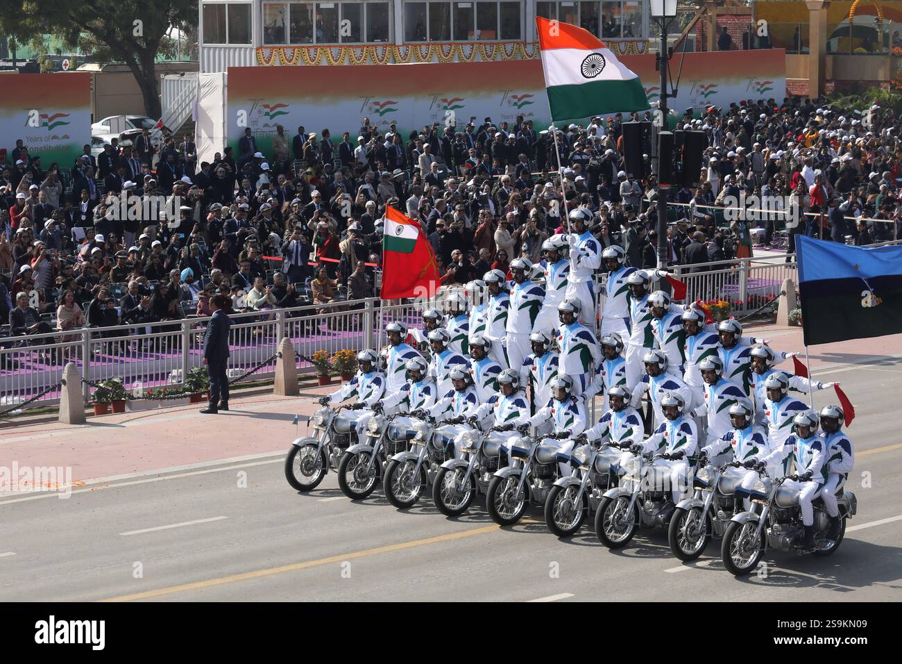 New Delhi, India. 26th Jan, 2025. The Dare Devils, motorcycle riders of ...