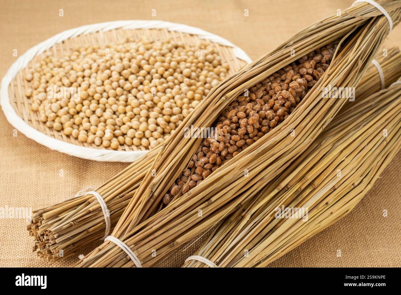 Straw natto and soya beans Stock Photo - Alamy