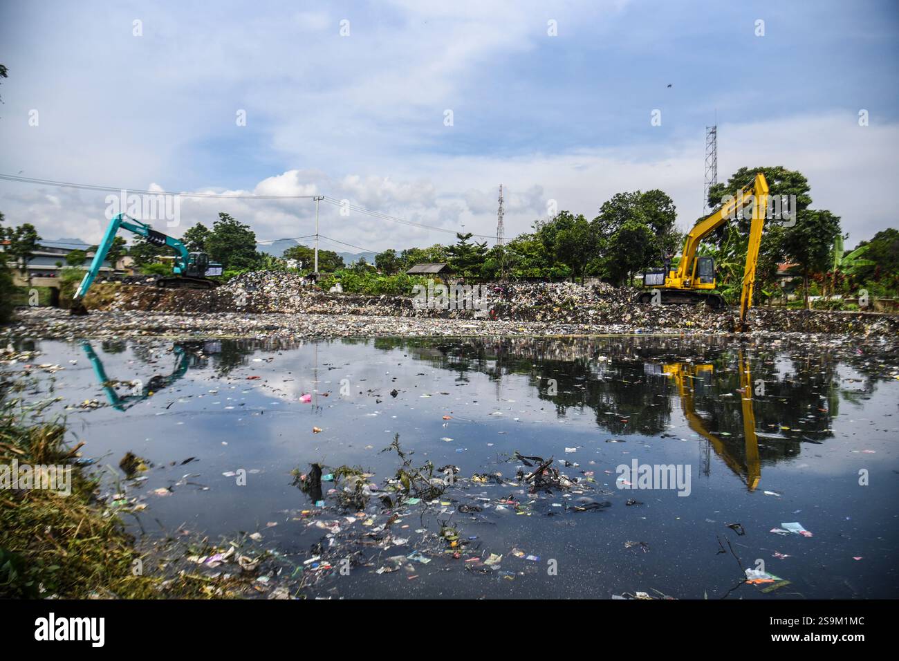 Bandung Regency, West Java, Indonesia. 27th Jan, 2025. Officers use ...
