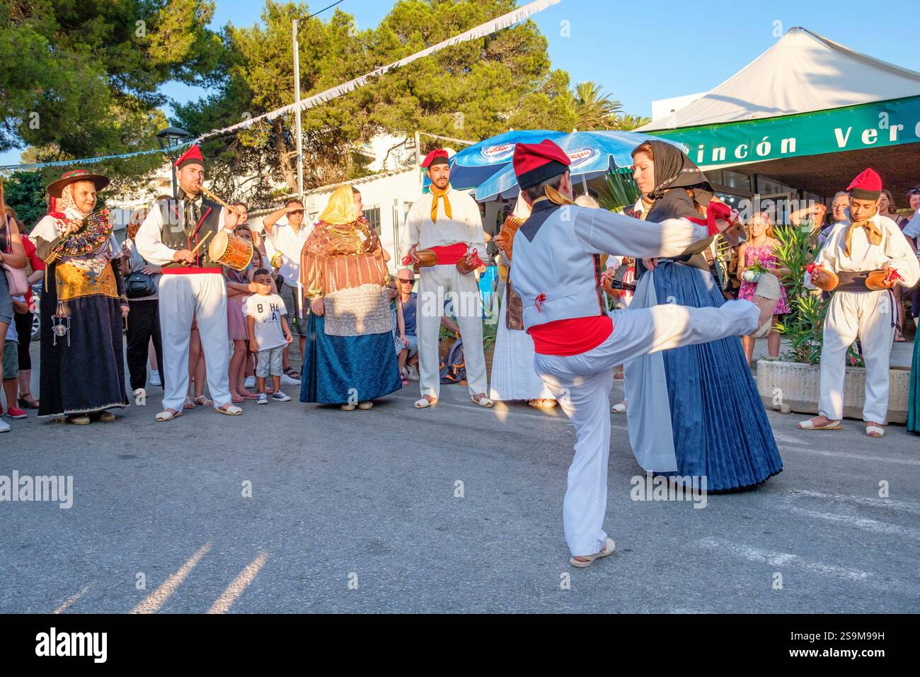 couples dancing, Traditional country dance "ball pagès", typical Ibizan ...