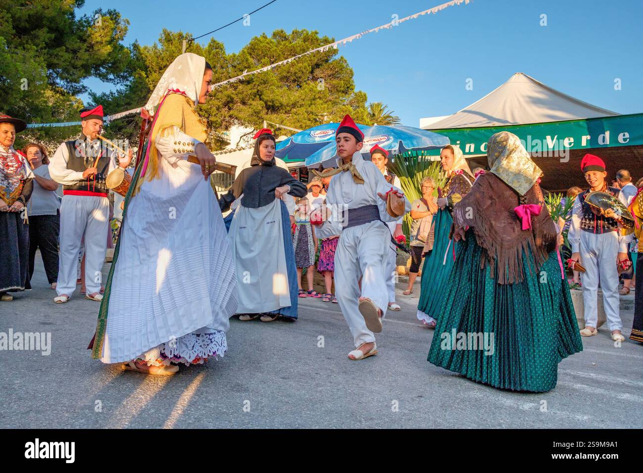 couples dancing, Traditional country dance "ball pagès", typical Ibizan ...