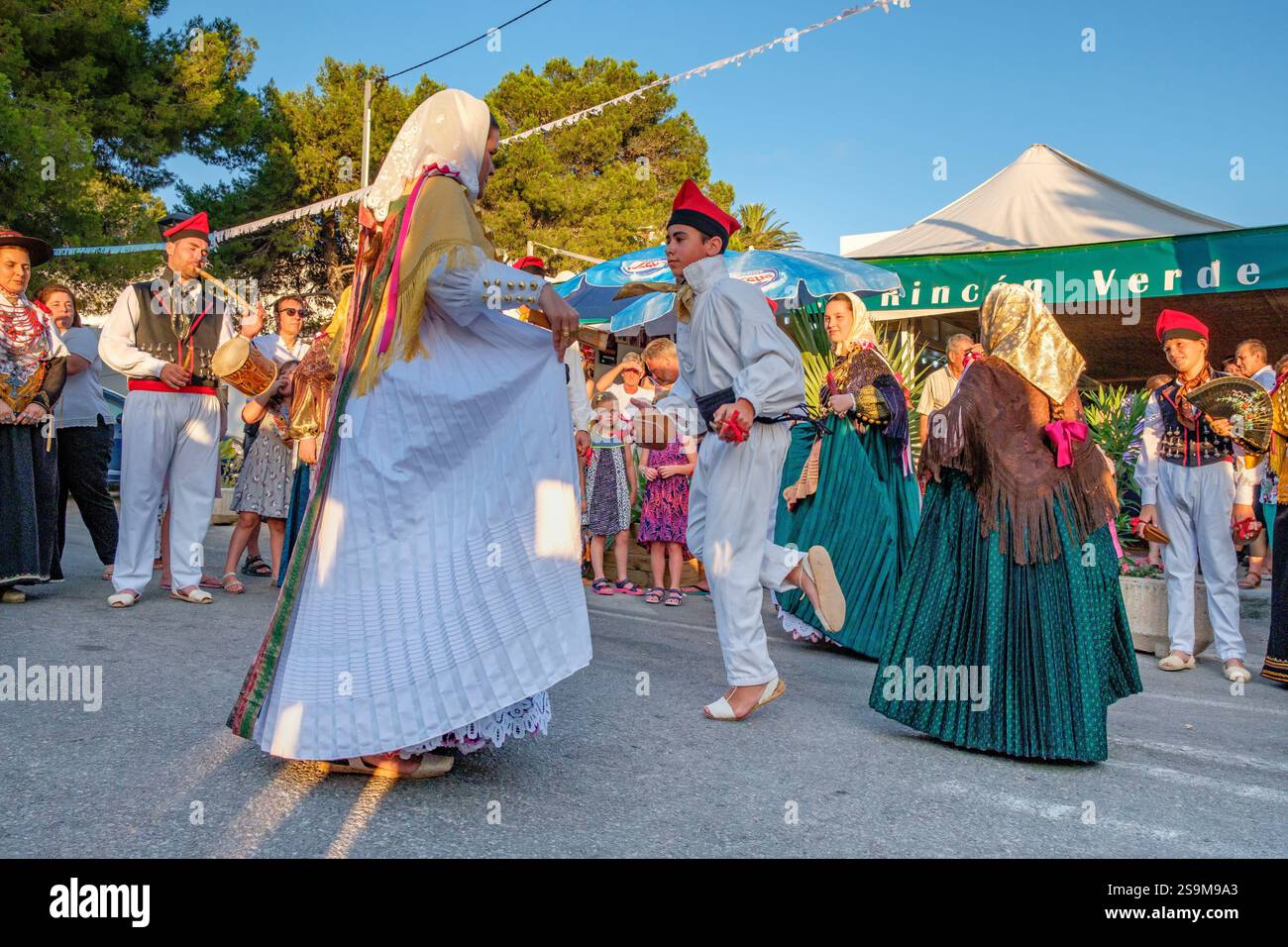 couples dancing, Traditional country dance "ball pagès", typical Ibizan ...