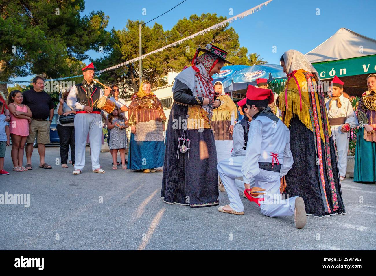 couples dancing, Traditional country dance "ball pagès", typical Ibizan ...