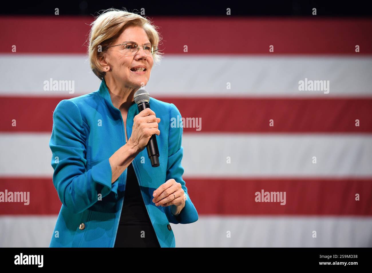Elizabeth Warren during Warren's campaign event at Kings Theater in ...