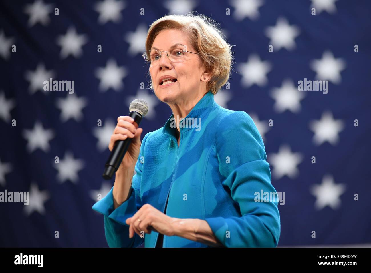 Elizabeth Warren during Warren's campaign event at Kings Theater in ...