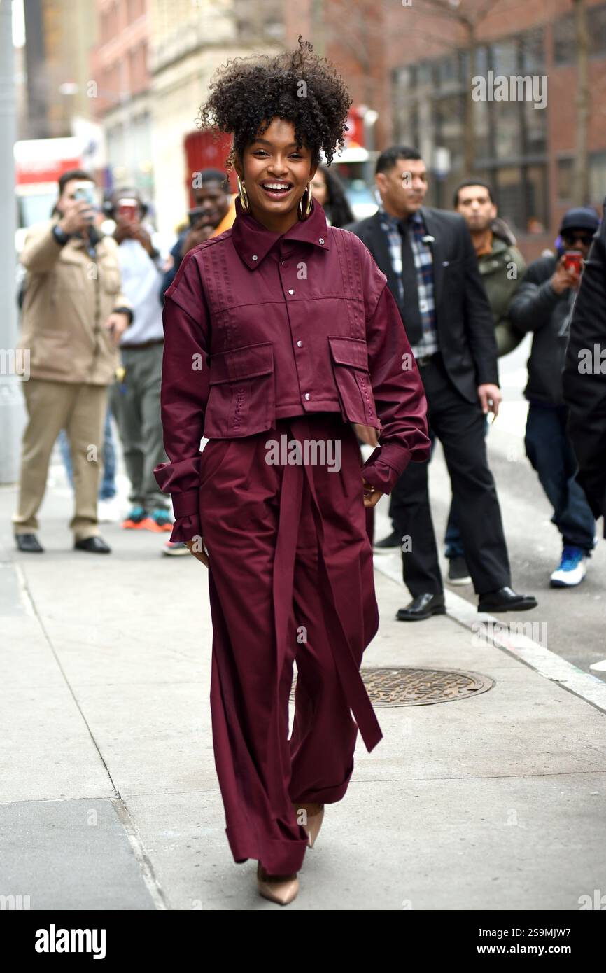 Yara Shahidi made an appearance at Build Series wearing Ivy Park on ...