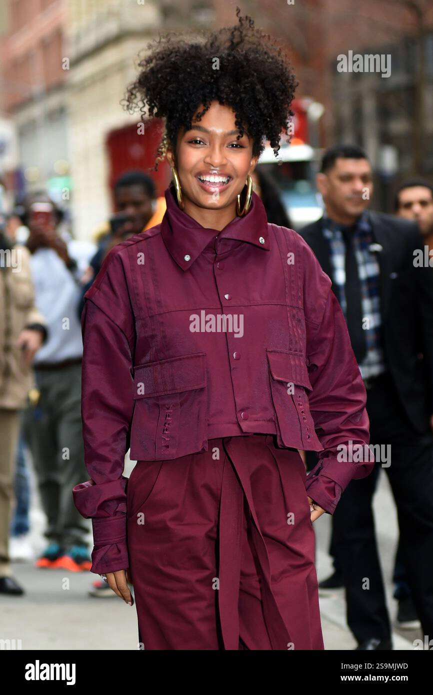 Yara Shahidi made an appearance at Build Series wearing Ivy Park on ...