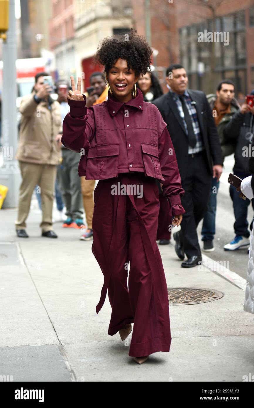 Yara Shahidi made an appearance at Build Series wearing Ivy Park on ...