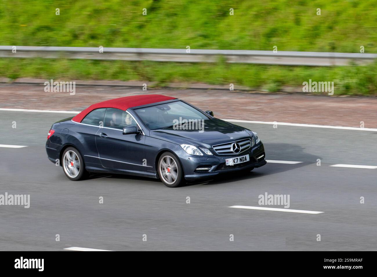 2012 Mercedes-Benz E220 SPT CDI Blueefi-Cy A cabriolet travellin on the ...