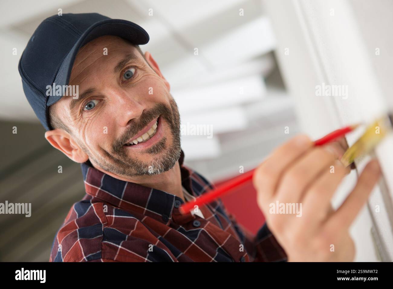 Man draws straight line ruler hi-res stock photography and images - Alamy