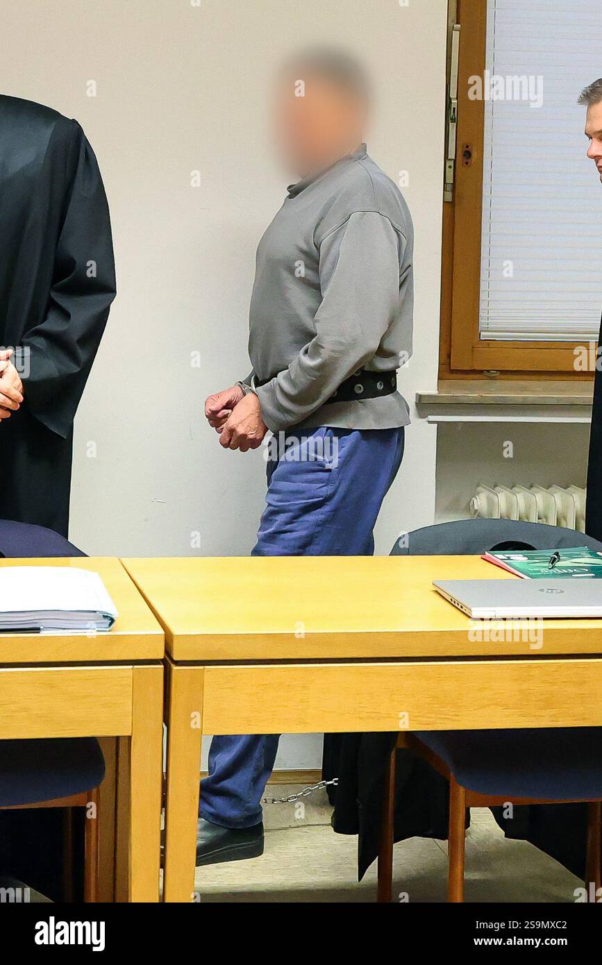 Schweinfurt, Germany. 27th Jan, 2025. The 70-year-old defendant from ...