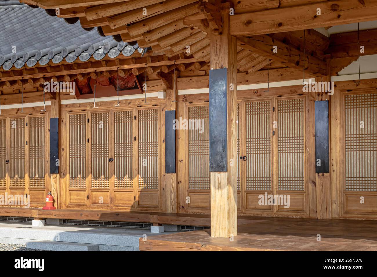Traditional wood Korean architecture temple palace hanok at ...