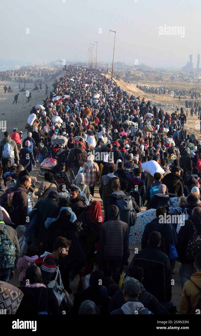 Palestinians, displaced by Israel forces, return their houses through ...