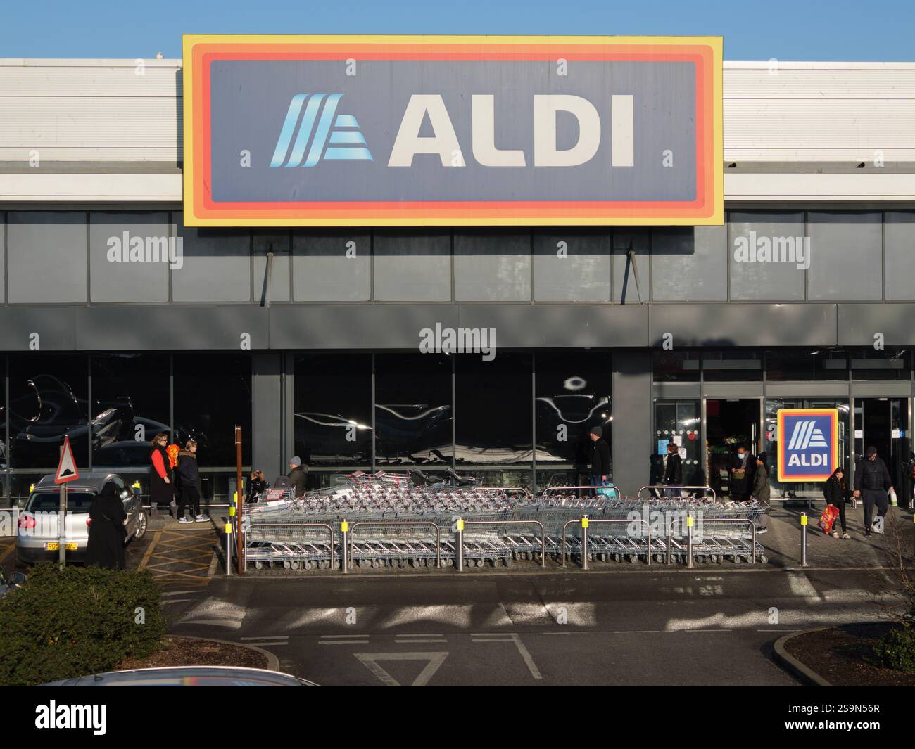 Aldi supermarket, Corktree retail park Chingford London Stock Photo - Alamy