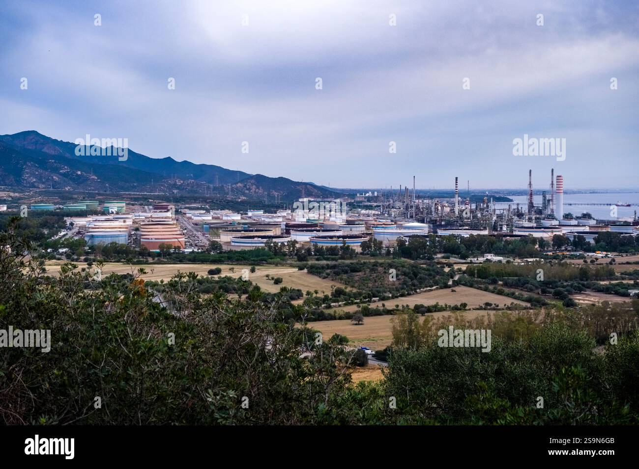 Saras oil hi-res stock photography and images - Alamy