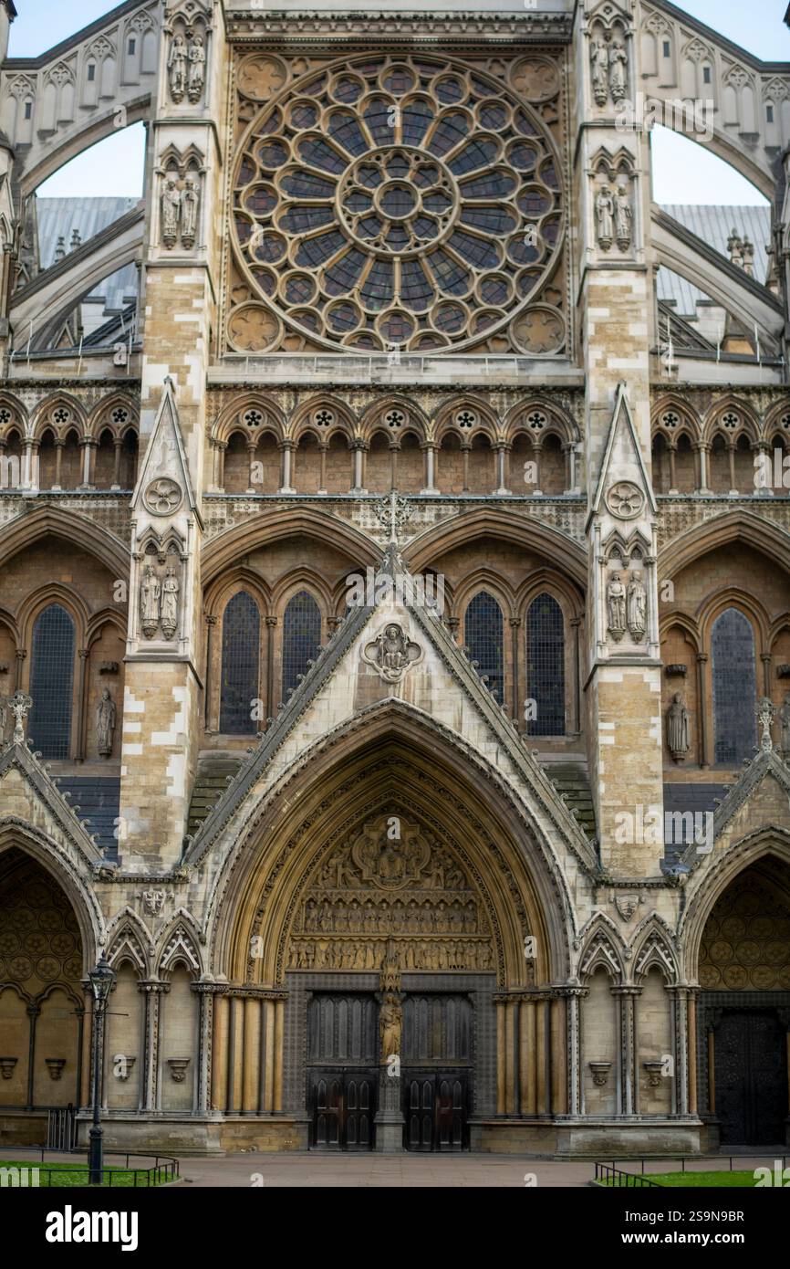 Westminster Abby gothic north facade vertical view Stock Photo - Alamy
