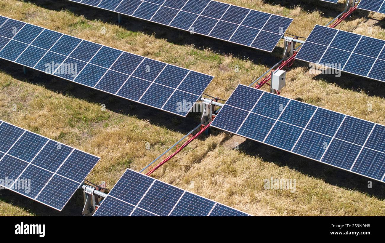 photovoltaic cell panels array on California solar farm Stock Photo - Alamy