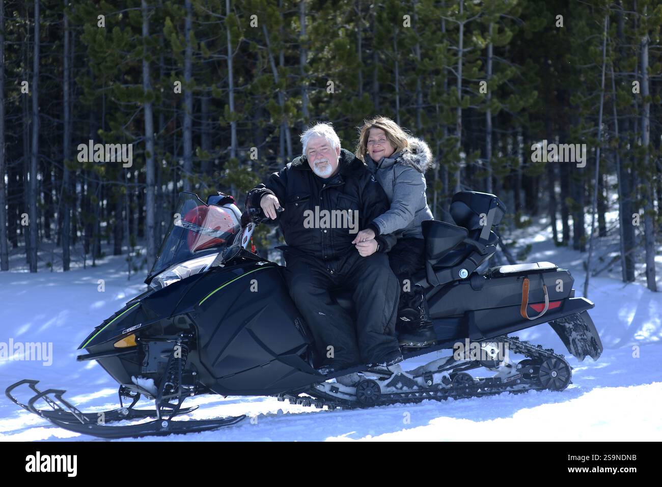 Senior retired multiracial couple hi-res stock photography and images - Alamy