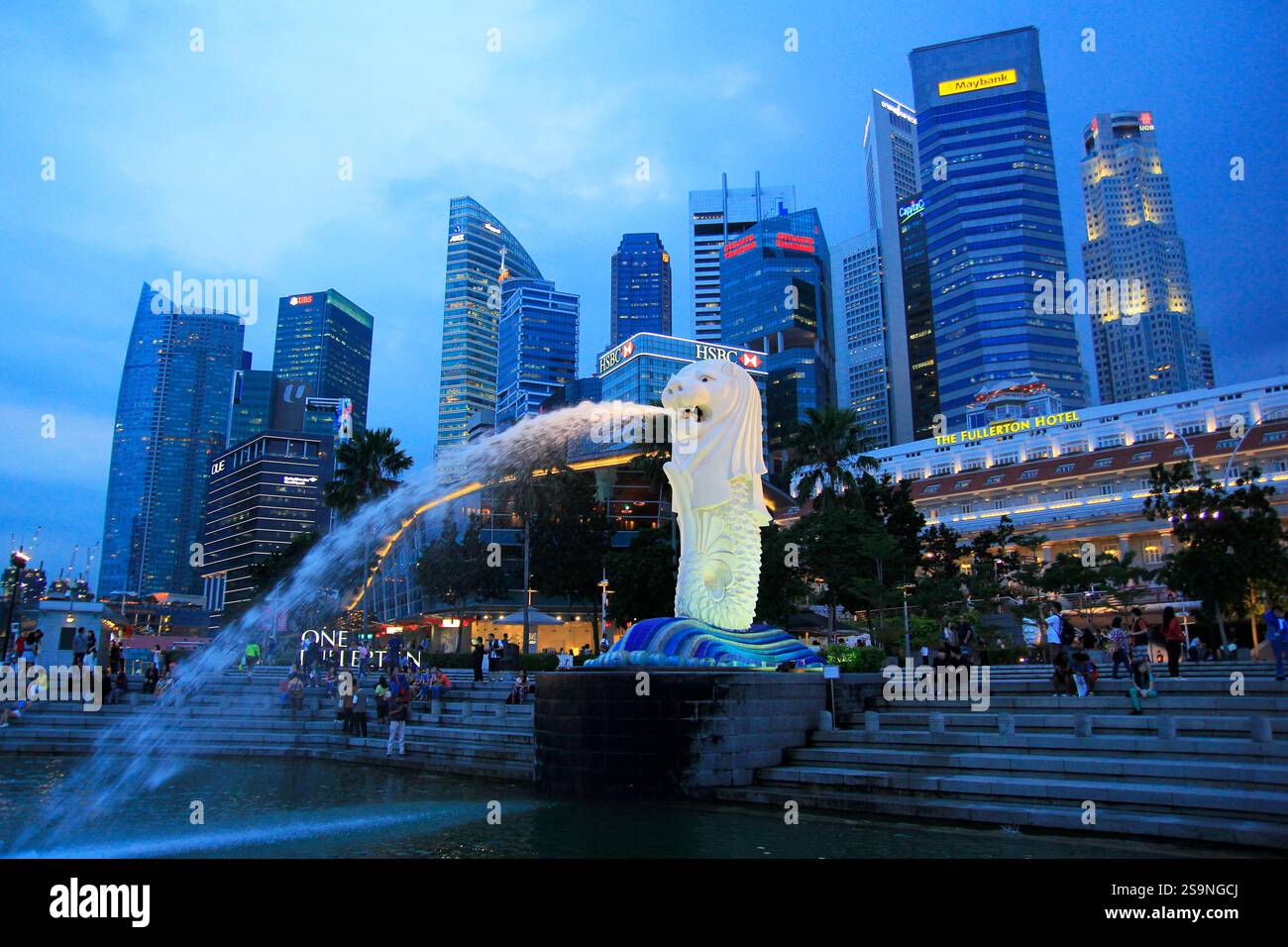 The iconic Merlion statue in Singapore's central business district at ...
