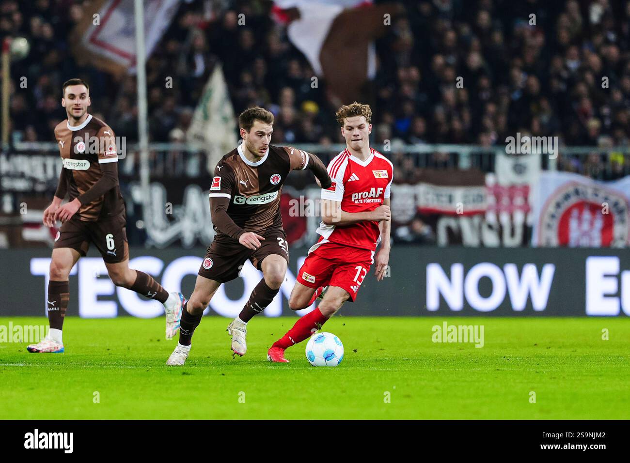 James Sands (FC St. Pauli, #06), Andras Schaefer (1. FC Union Berlin ...