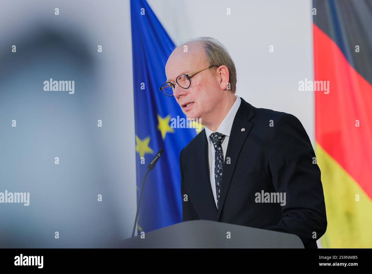 Duesseldorf, Germany. 27th Jan, 2025. State Parliament President André ...