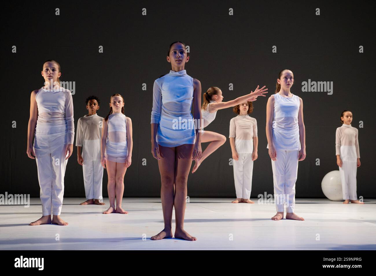 Laurent Paillier/Le Pictorium - Ulysse by Jean-Claude Gallotta - 24/01 ...