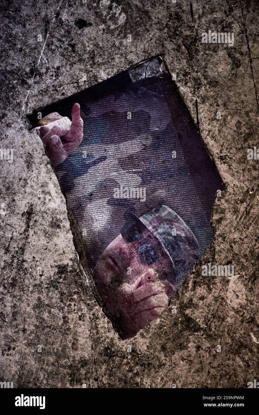 Syria bashar al assad fall poster hi-res stock photography and images ...