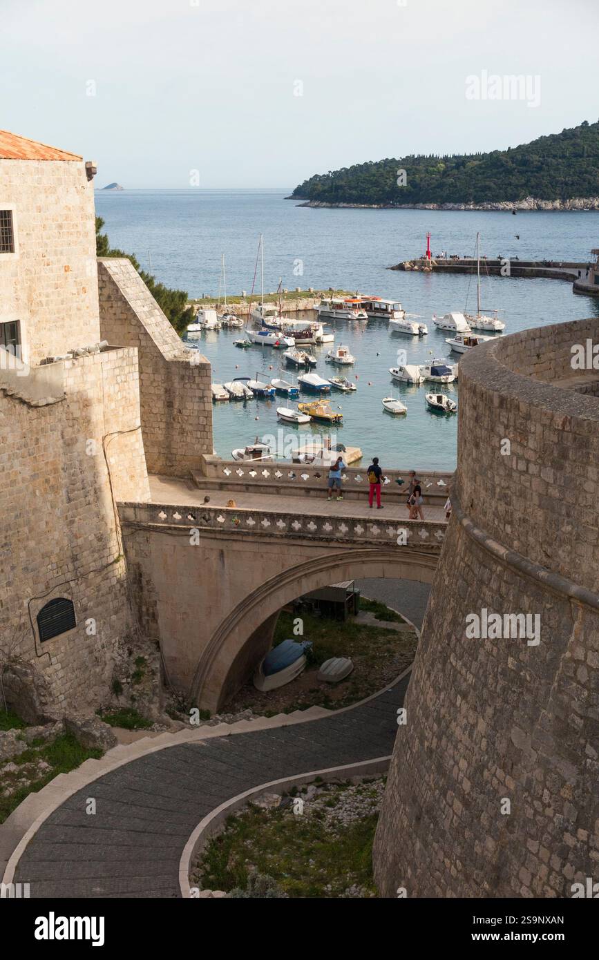 Revelin bridge leading from the main Eastern side entrance through ...