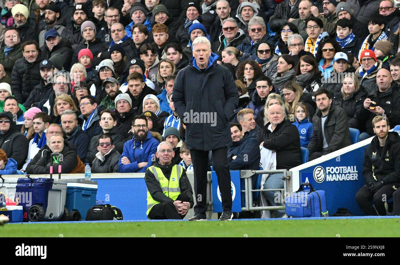 Everton manager David Moyes on the touchline during the Premier League ...