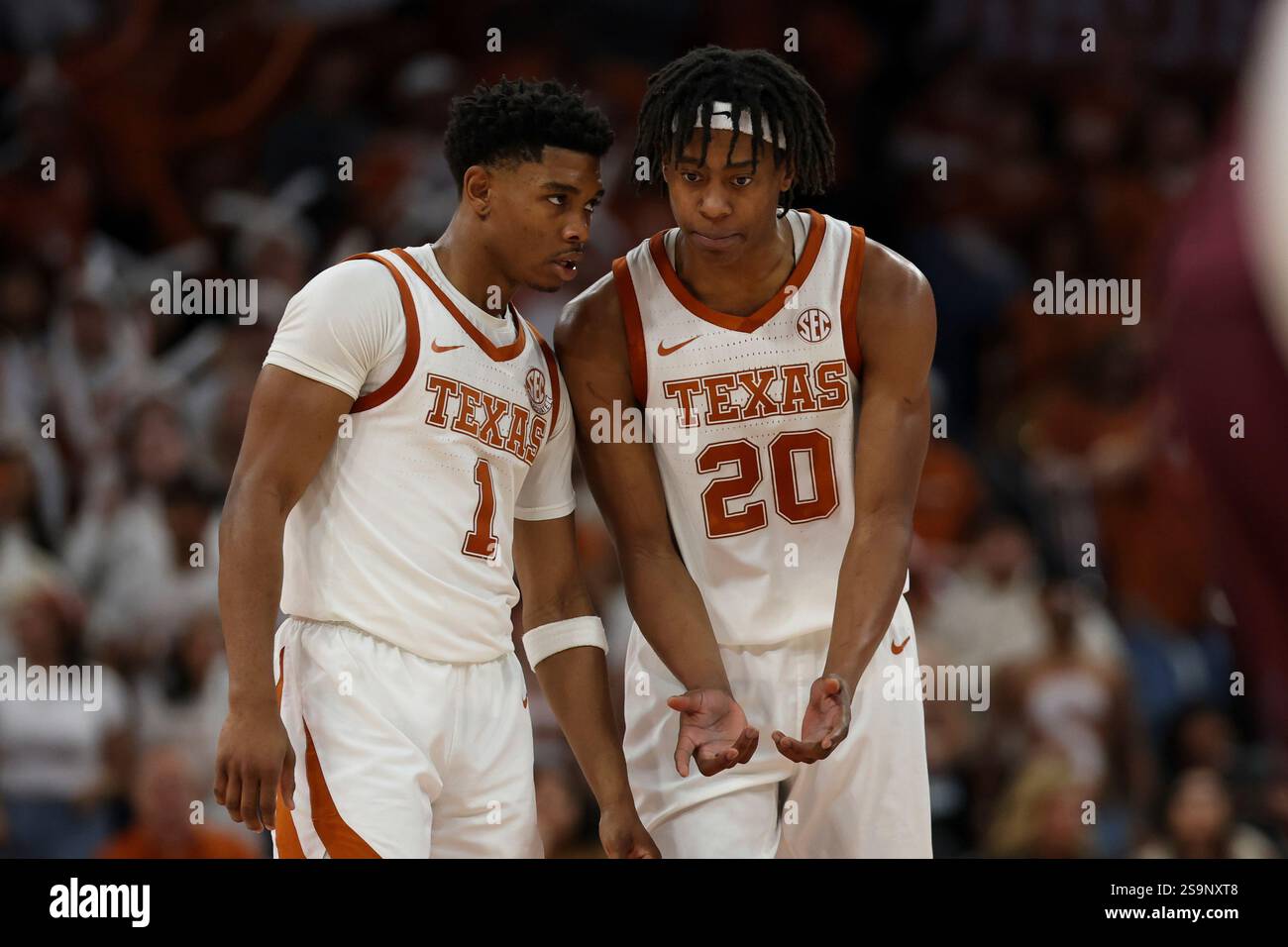 AUSTIN, TX - JANUARY 25: Texas Longhorns guard Tre Johnson (20) and ...