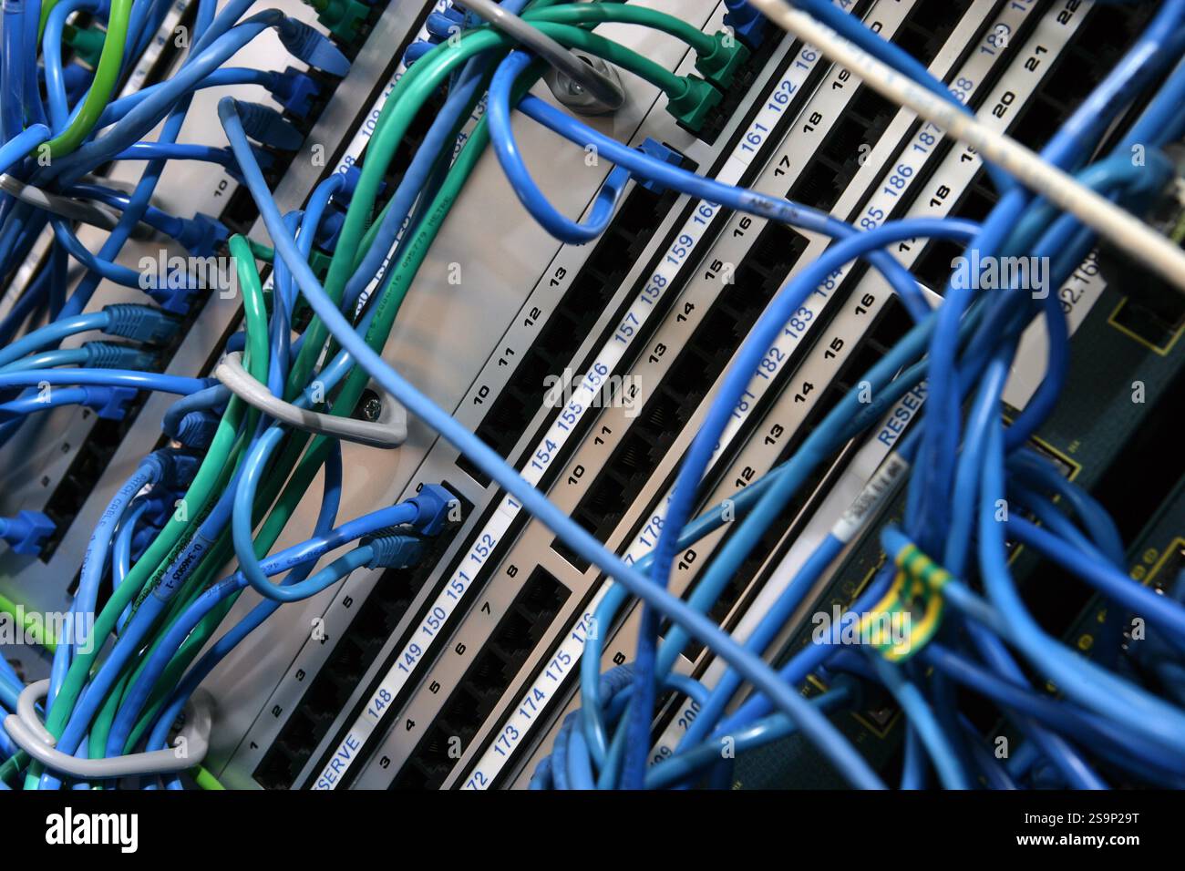 Wires and cables at the back of a server Stock Photo - Alamy