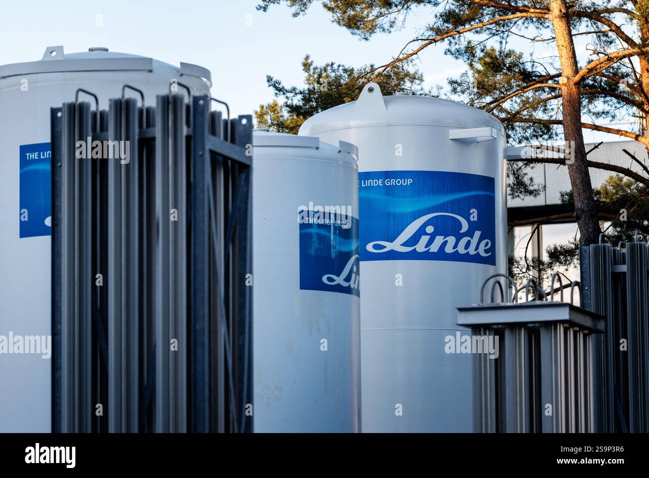 Linde plc logo hi-res stock photography and images - Alamy