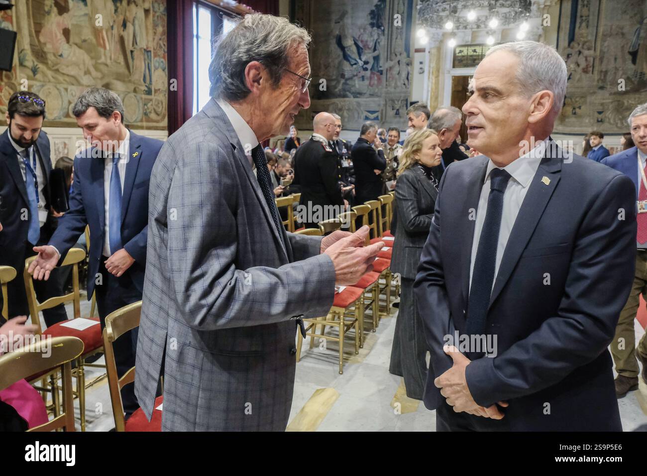 L'ex presidente della Camera Gianfranco Fini con Jonathan Peled ...