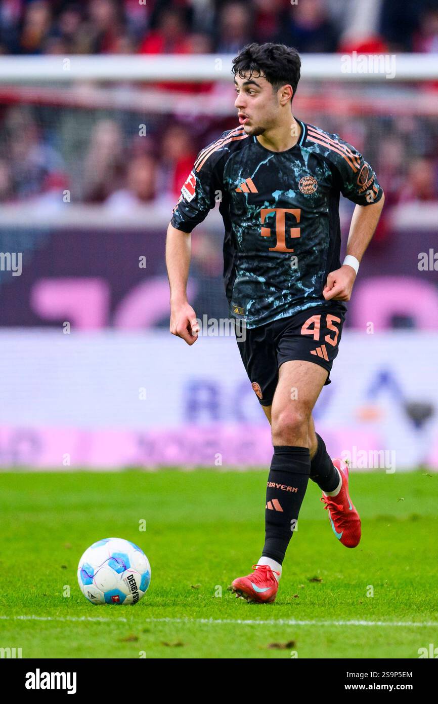 Freiburg Im Breisgau, Germany. 25th Jan, 2025. Soccer: Bundesliga, SC ...