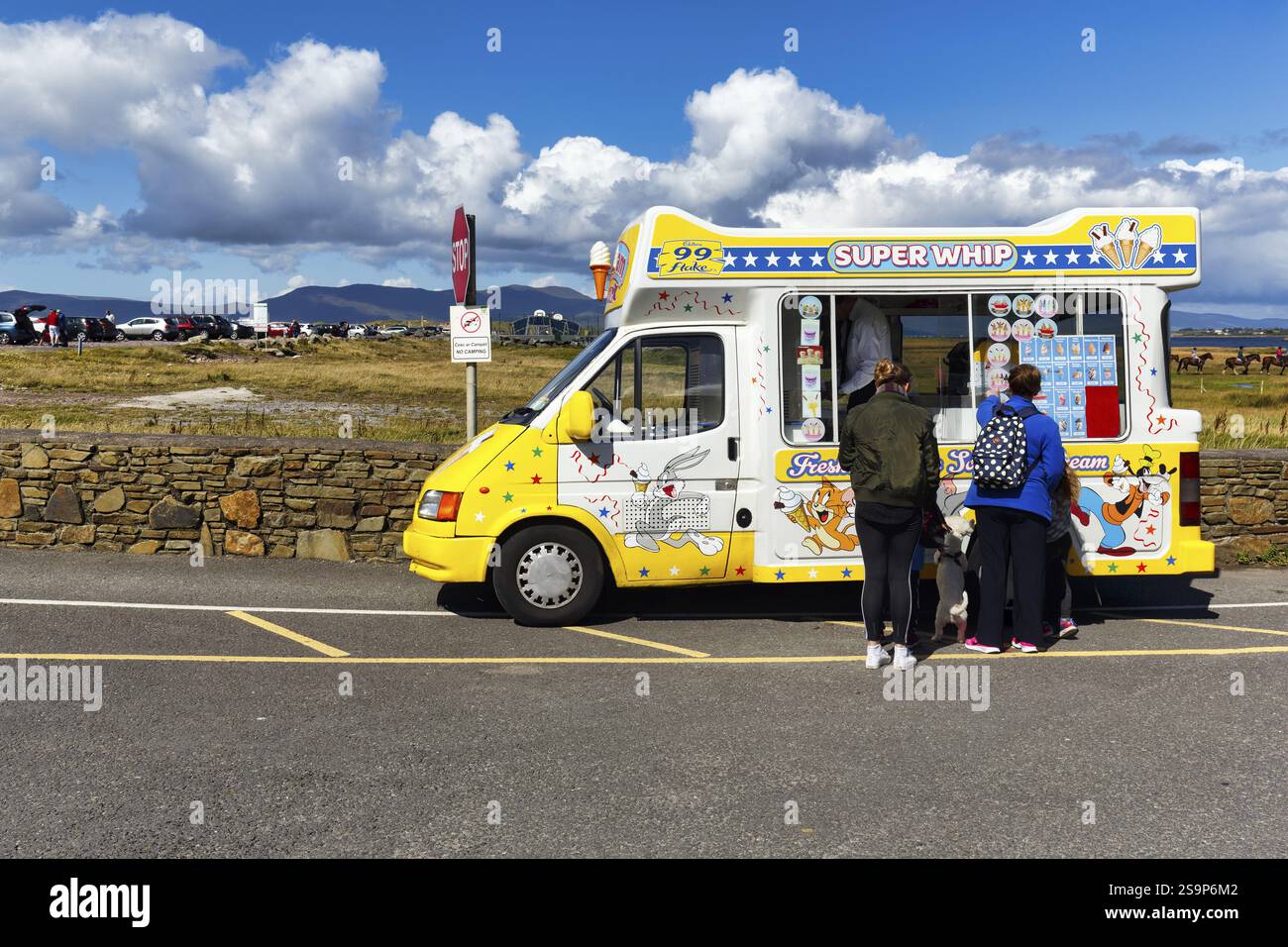 Ice cream van in car hi-res stock photography and images - Alamy