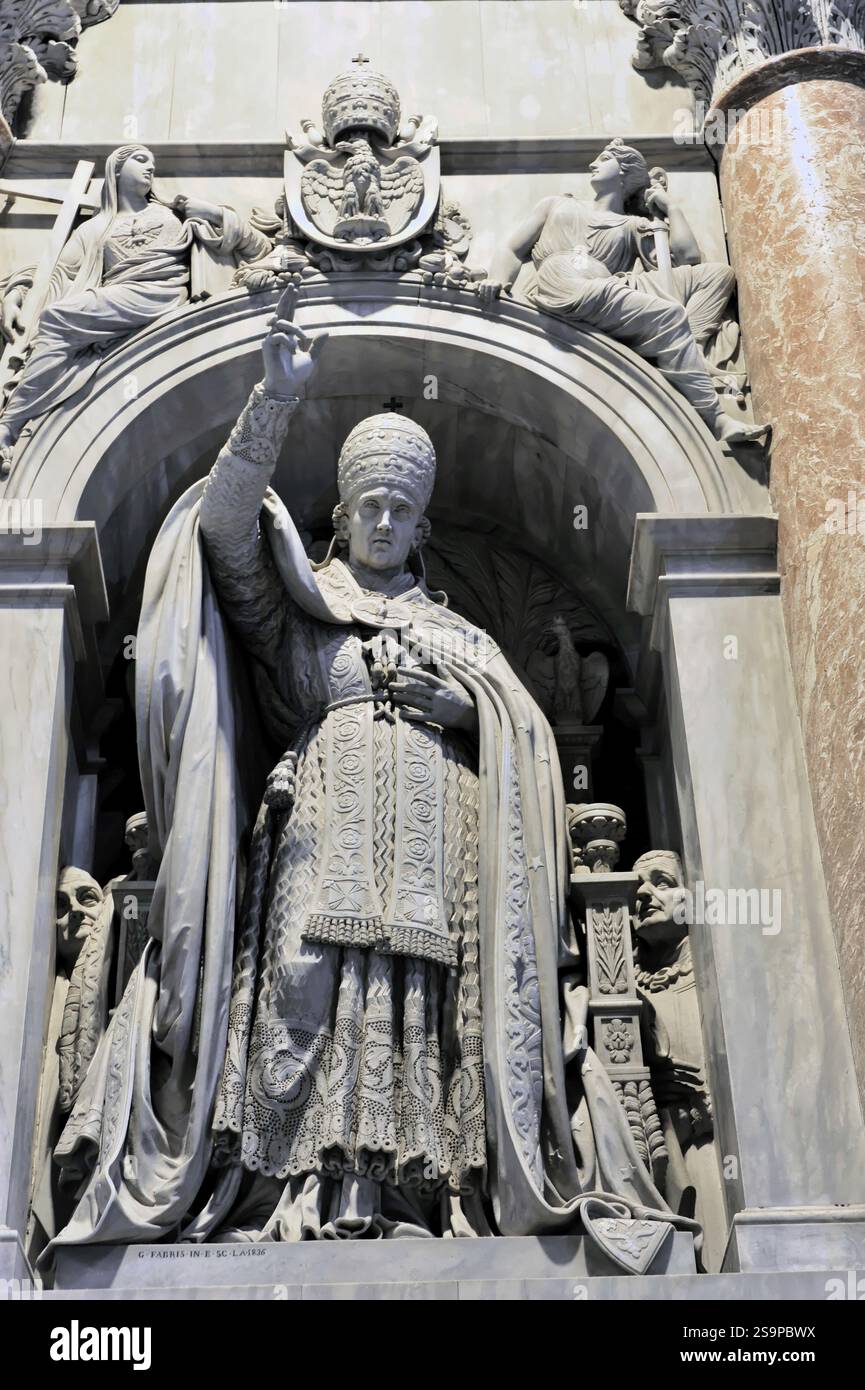 St Peter's Basilica, Vatican, Rome, Italy, Large statue of a pope ...