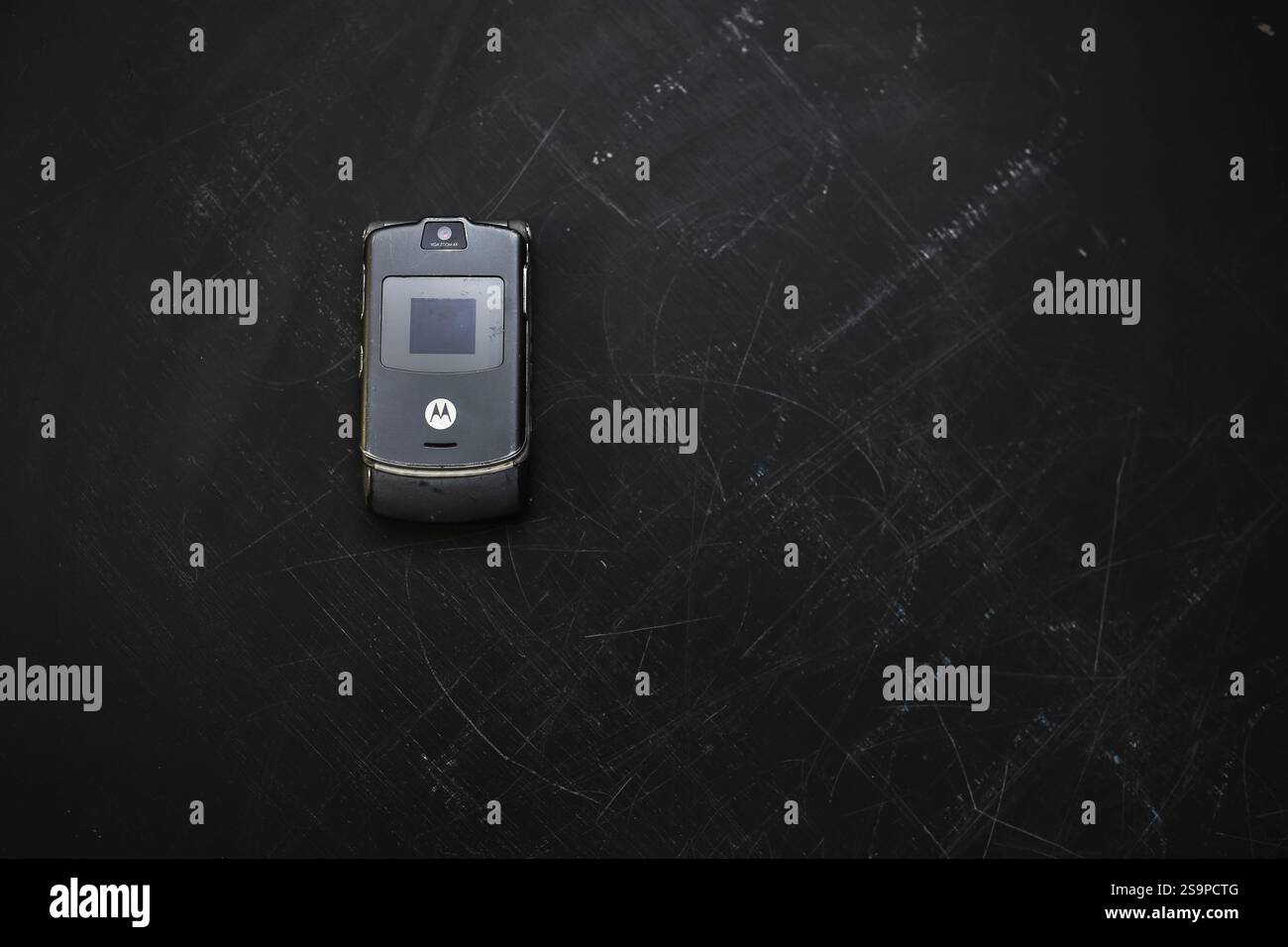 Old motorola phone hi-res stock photography and images - Alamy