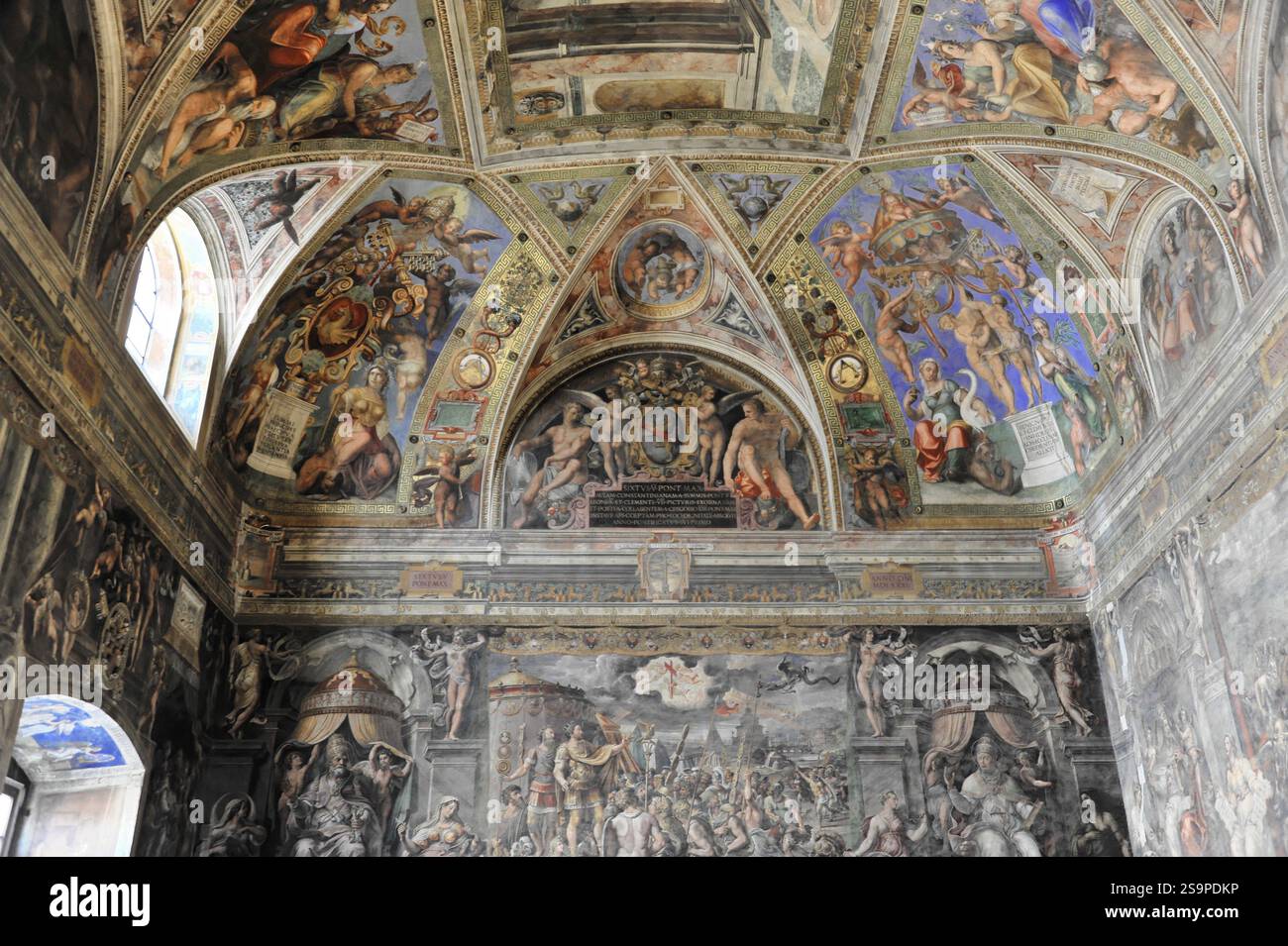 Vatican Museums, Vatican City, Vatican, Rome, Lazio, Italy, Frescoes on the ceiling with various ...