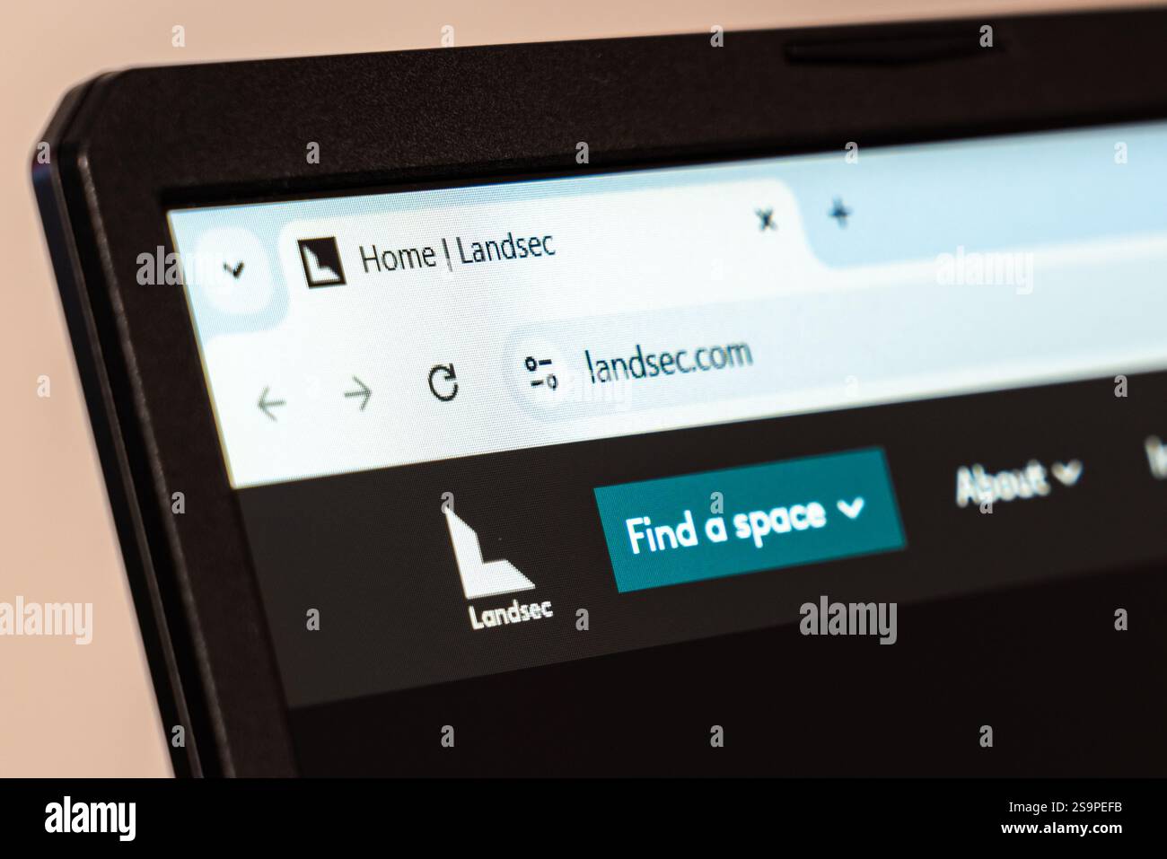 New York, USA - January 26, 2025: Landsec official website homepage ...