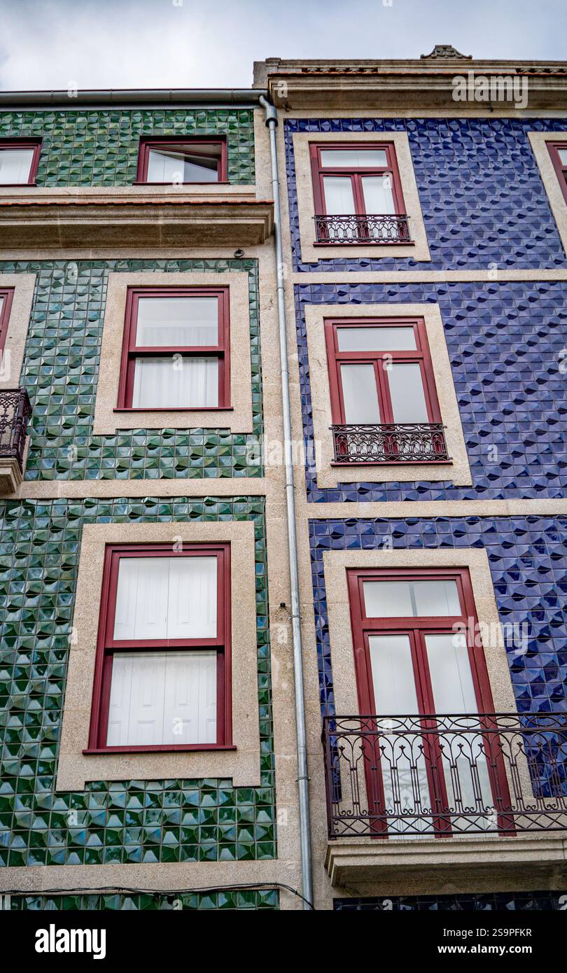 Famous Portuguese Tiled Wall Design Stock Photo - Alamy