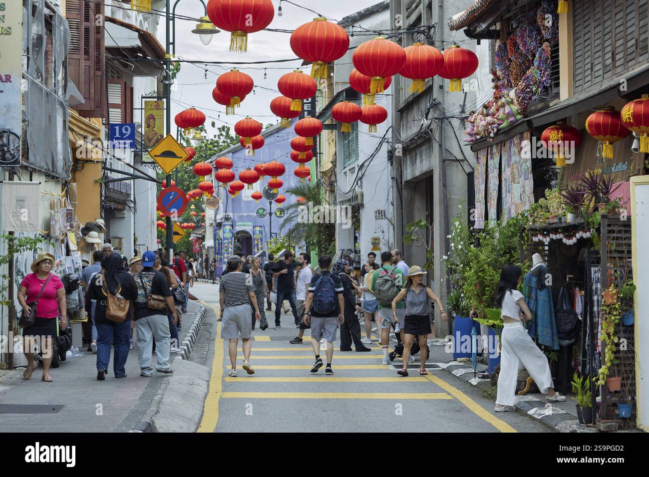 Lampignons, tourists, old town of George Town, Georgetown, Penang ...