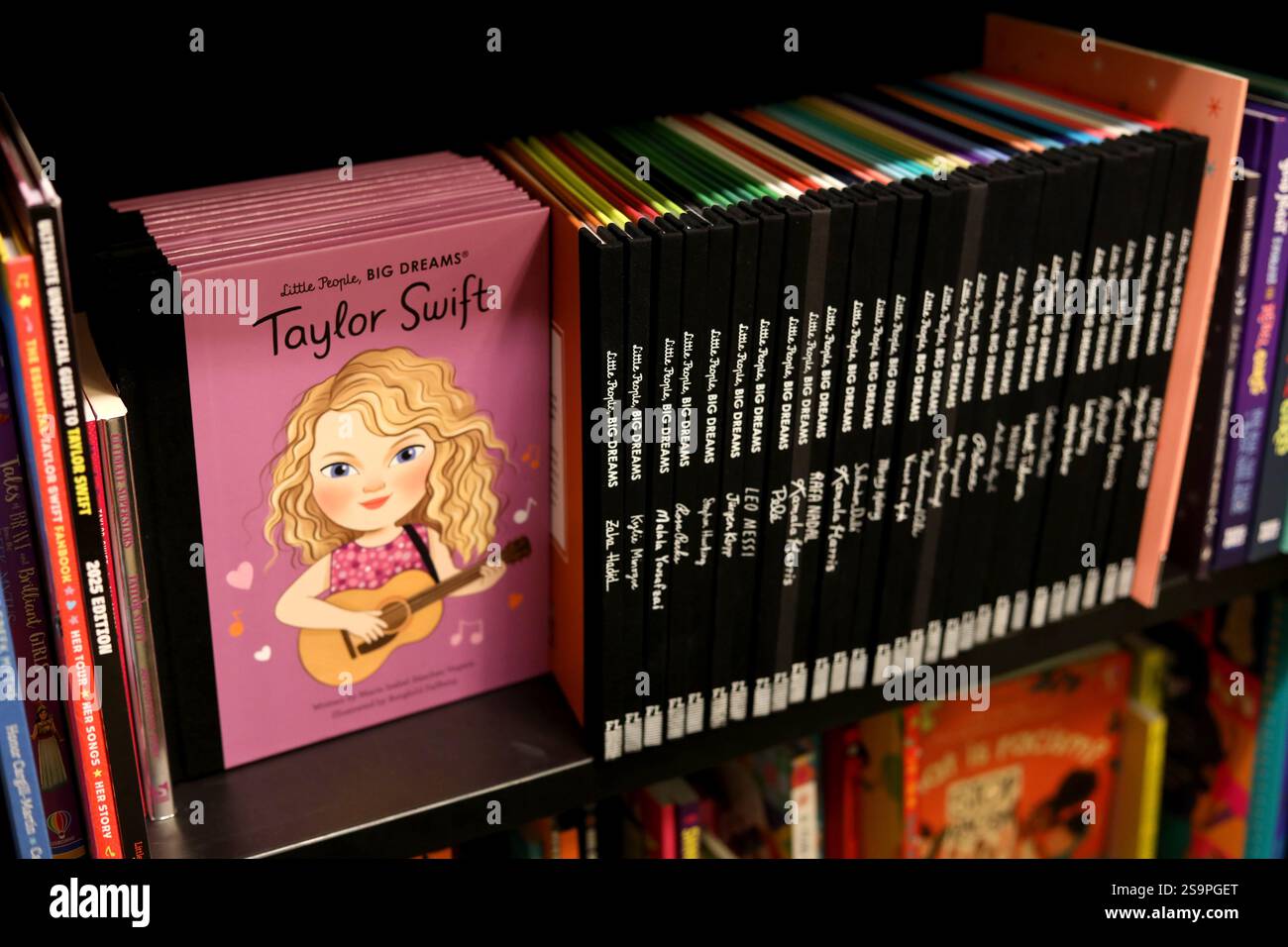 Taylor swift hi-res stock photography and images - Alamy