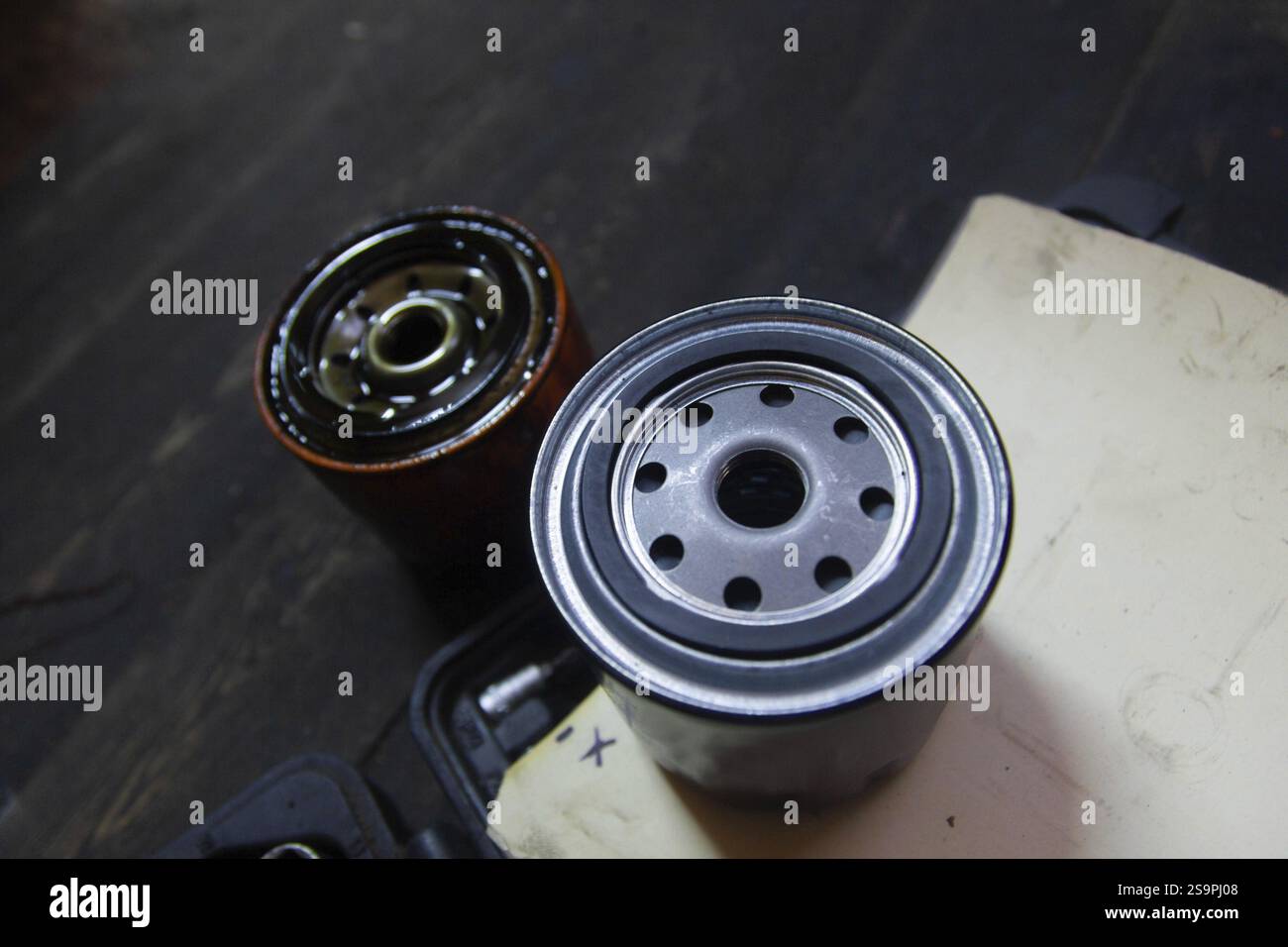 Minimal lighting hi-res stock photography and images - Alamy