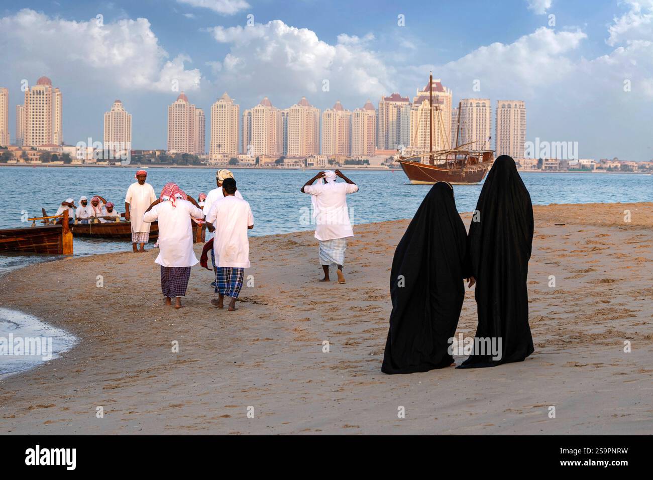 Traditional wooden dhow doha hi-res stock photography and images - Alamy