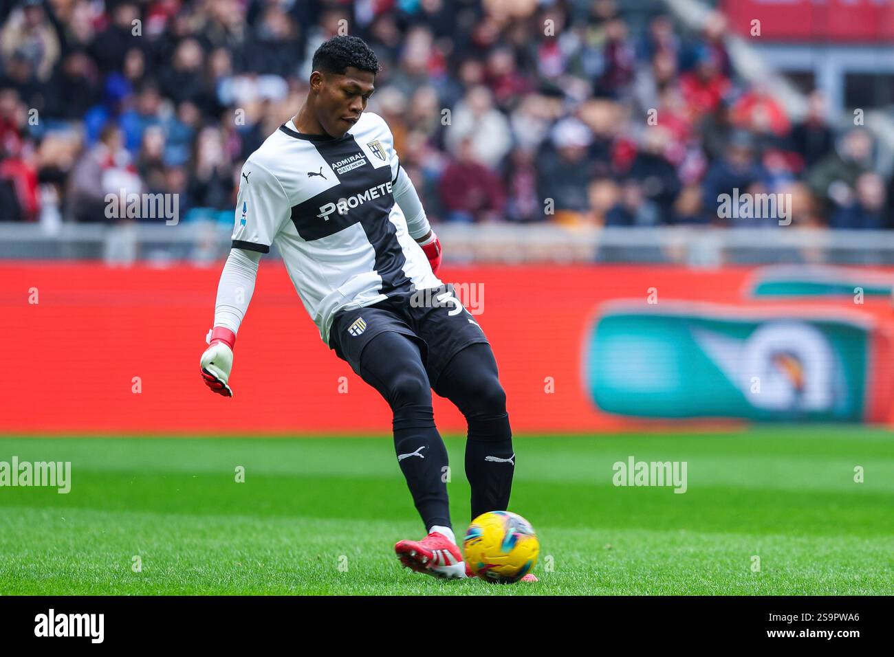 Milan, Italien. 26th Jan, 2025. Zion Suzuki of Parma Calcio 1913 seen ...