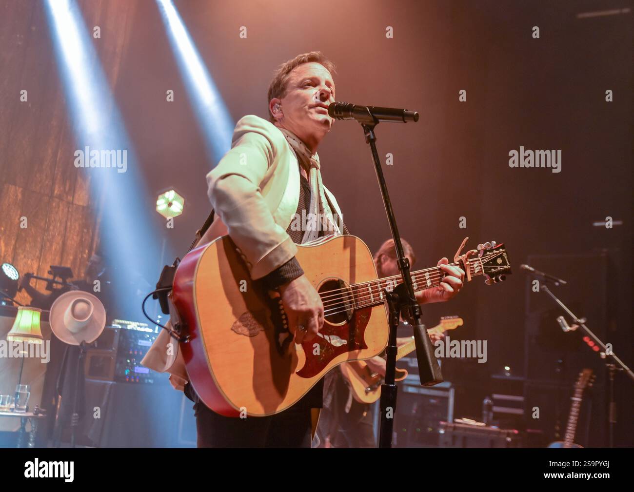 Kiefer Sutherland performing live the O2 Shepherds Bush Empire in ...