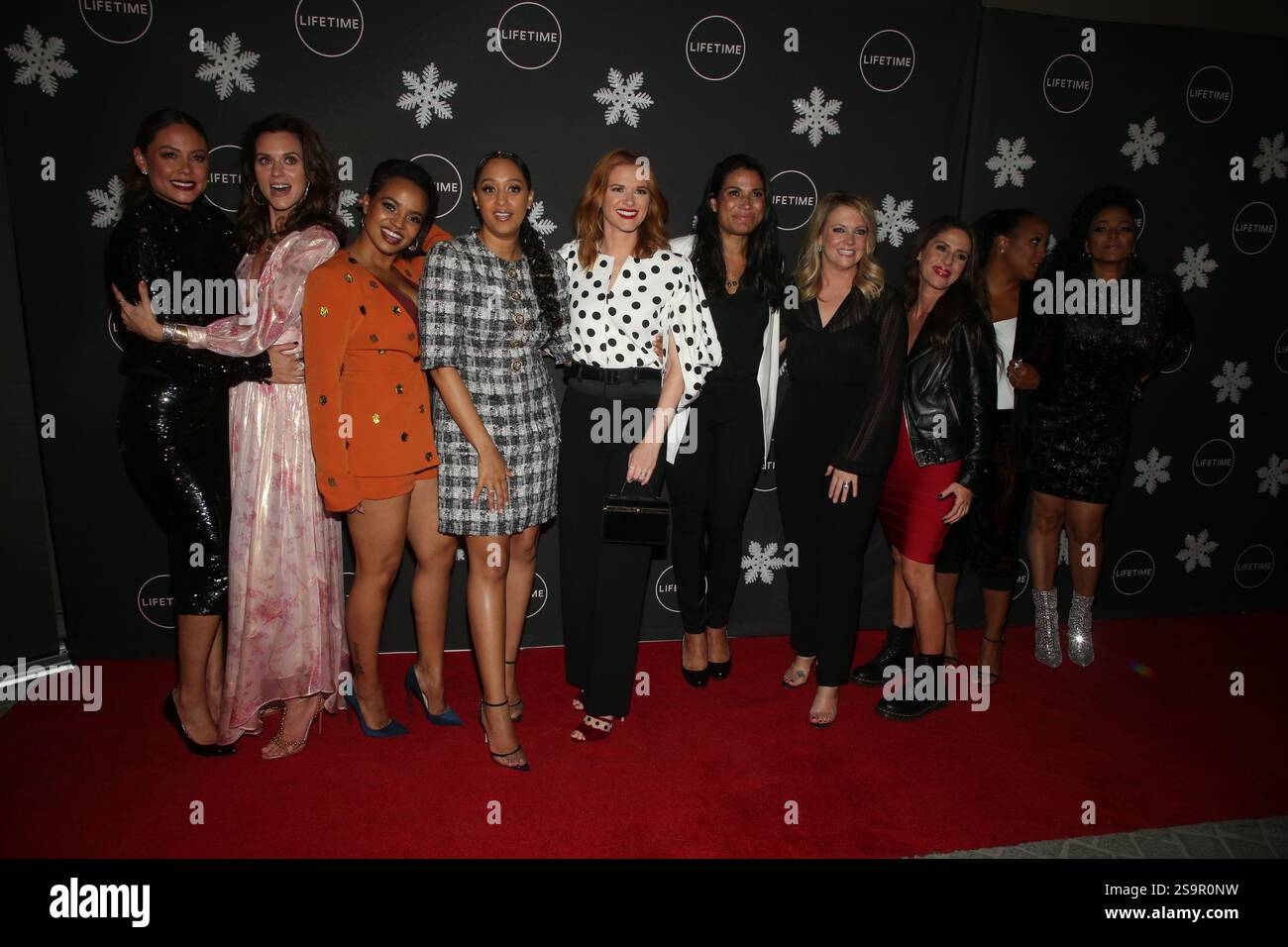 Vanessa Minnillo, Hilarie Burton, Kyla Pratt, Tia Mowry-Hardrict, Sarah ...