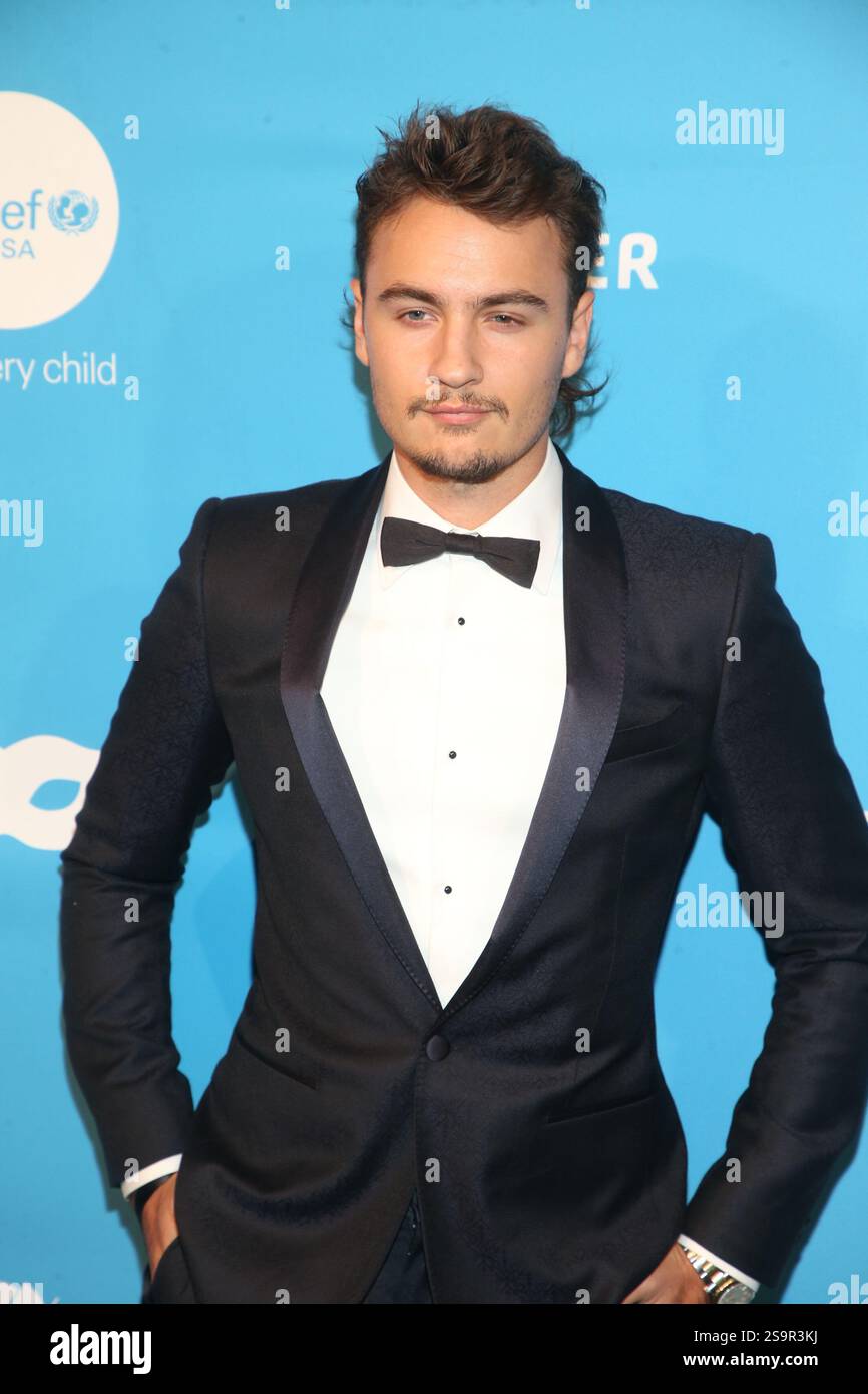 Brandon Thomas Lee at the UNICEF Masquerade Ball, Los Angeles, USA ...